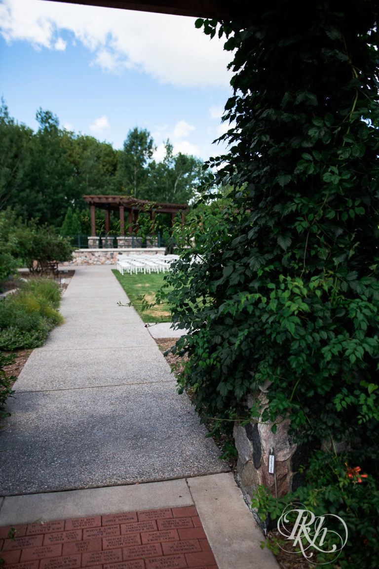 Millennium Gardens Wedding: Thuy & Allen | Midpointe Event Center ...
