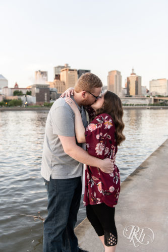 Golden Hour Sunset Engagement: Dana and Kyle | Harriet Island | Saint ...