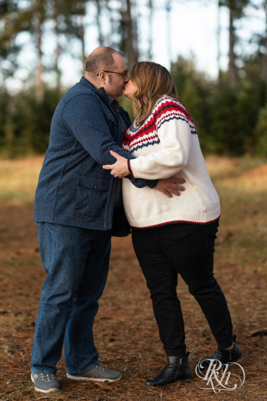 Tree Farm Engagement Photos: Jen and Bret | Hansen Tree Farm ...