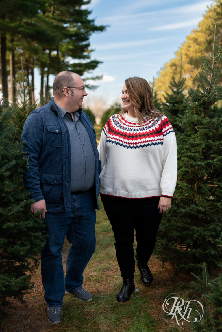Tree Farm Engagement Photos: Jen and Bret | Hansen Tree Farm ...