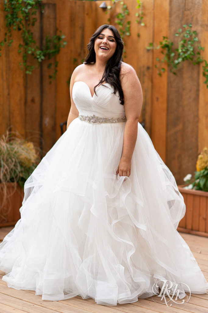 Plus Size Brides: Luxe Bridal | Minnesota Wedding Photography - RKH Images