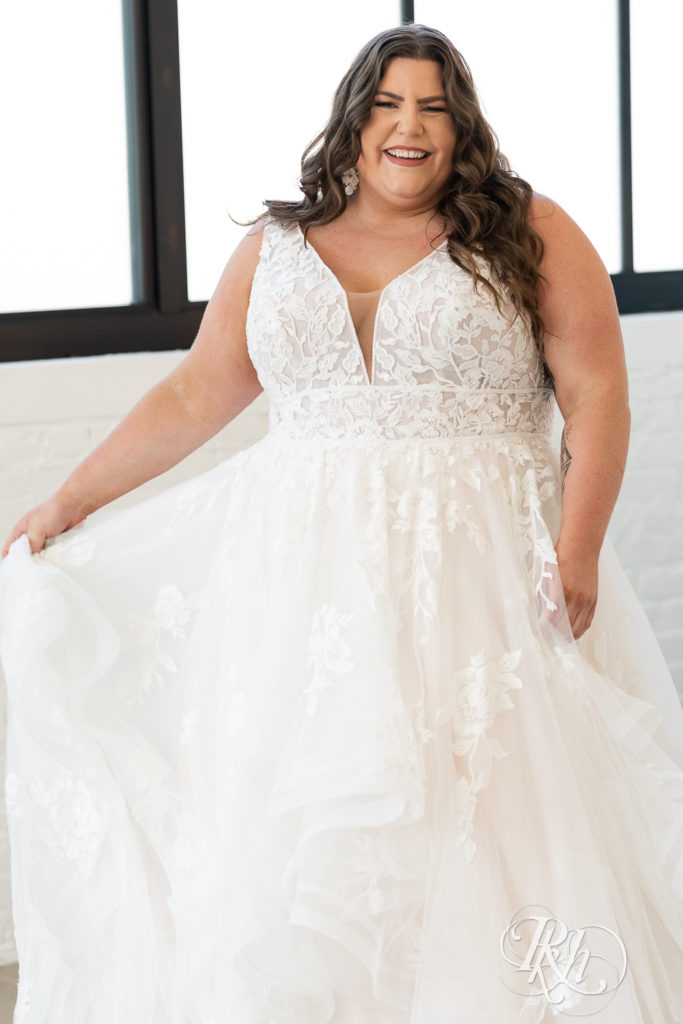 The Beauty of a Plus Size Bride: Luxe Bridal | Minnesota Wedding ...