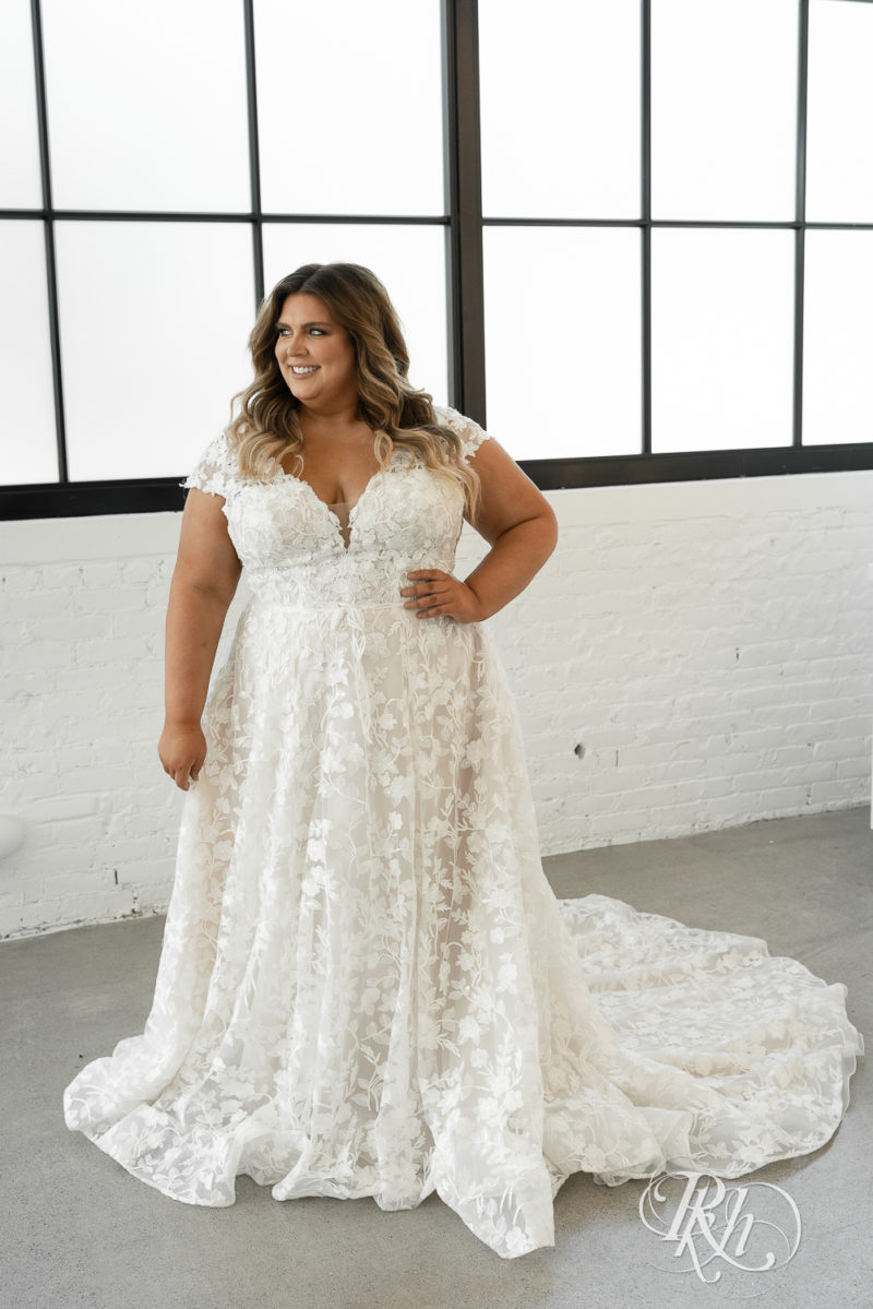 The Beauty of a Plus Size Bride: Luxe Bridal | Minnesota Wedding ...
