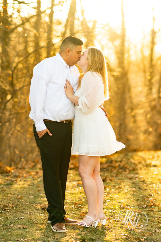 Lebanon Hills Engagement Photography: Jess and Caleb | Minnesota ...