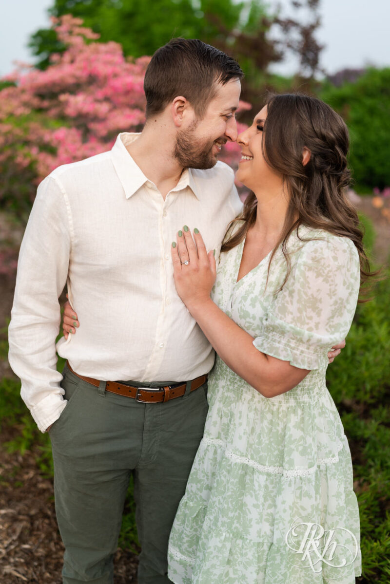 Minnesota Landscape Arboretum Engagement Photography: Jen and Andreas ...