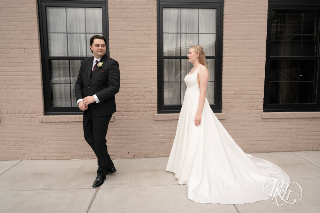 Confluence Hotel Wedding: Karissa and Ryan | Minnesota Photography ...