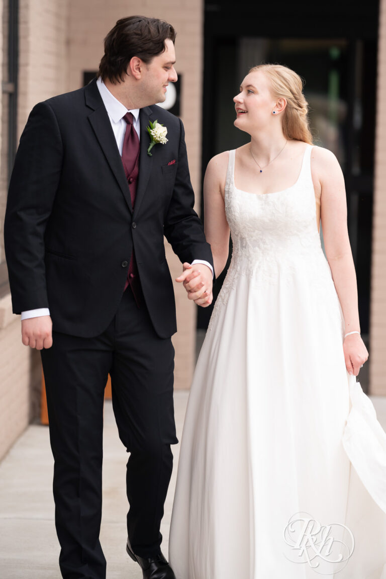 Confluence Hotel Wedding: Karissa and Ryan | Minnesota Photography ...